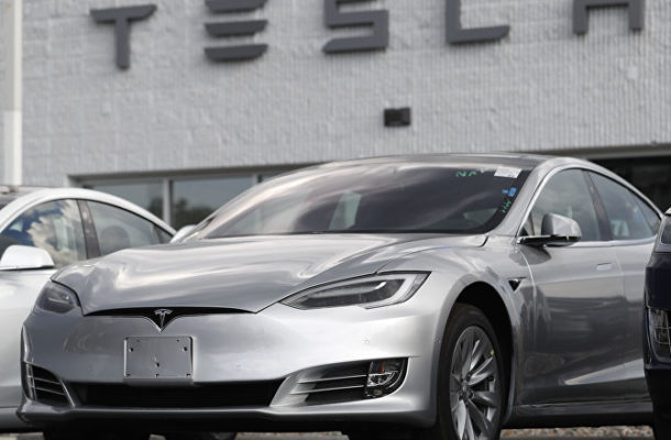 Elon Musk Promises to Protect His Teslas With Top-Notch 'Sentry Mode ...
