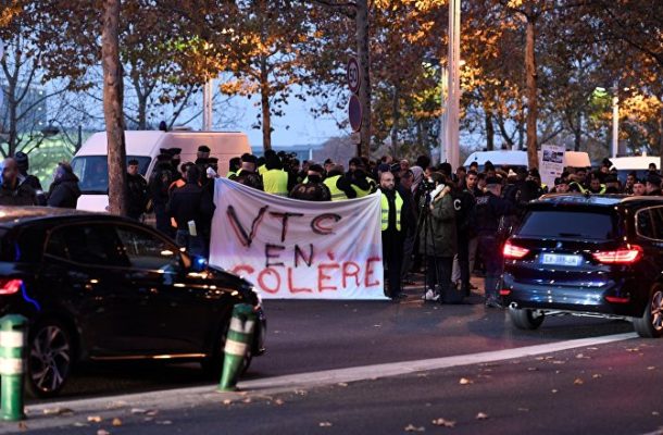 Taxi Drivers Rally in Paris, Attempt to Block Ring Road - Reports - The ...