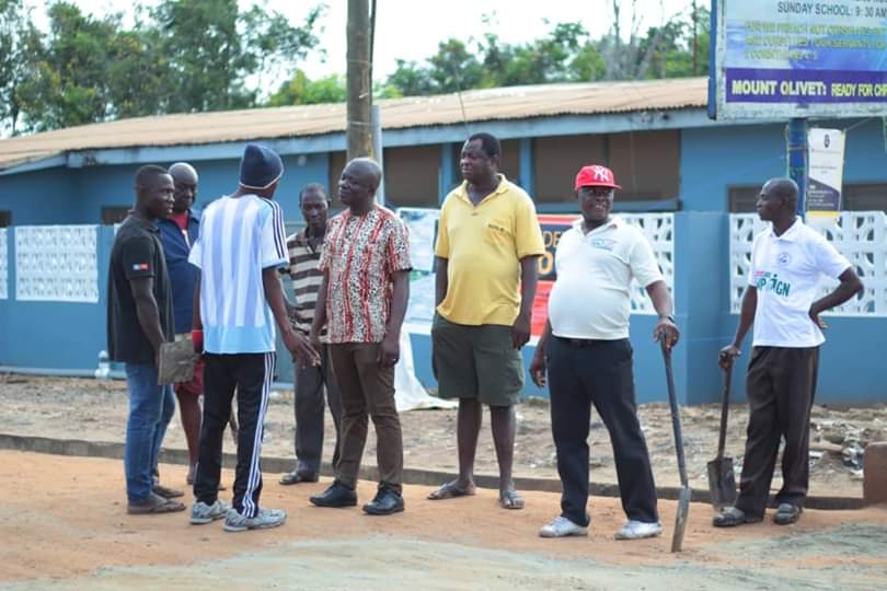 Lower Manya Krobo MCE joins Church of Pentecost in cleanup exercise at ...