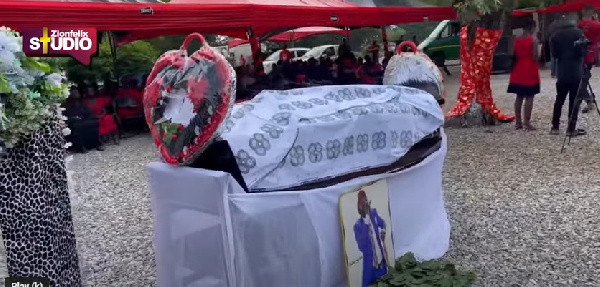 Kofi Kinaata, Dr. Likee and others pay their last respect to Baba ...